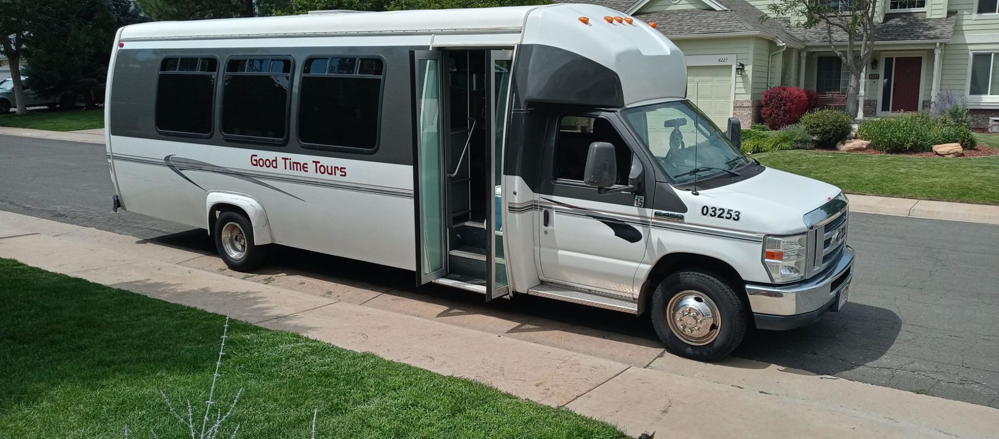 Bus and Rate Information | Denver Colorado | Good Time Tours